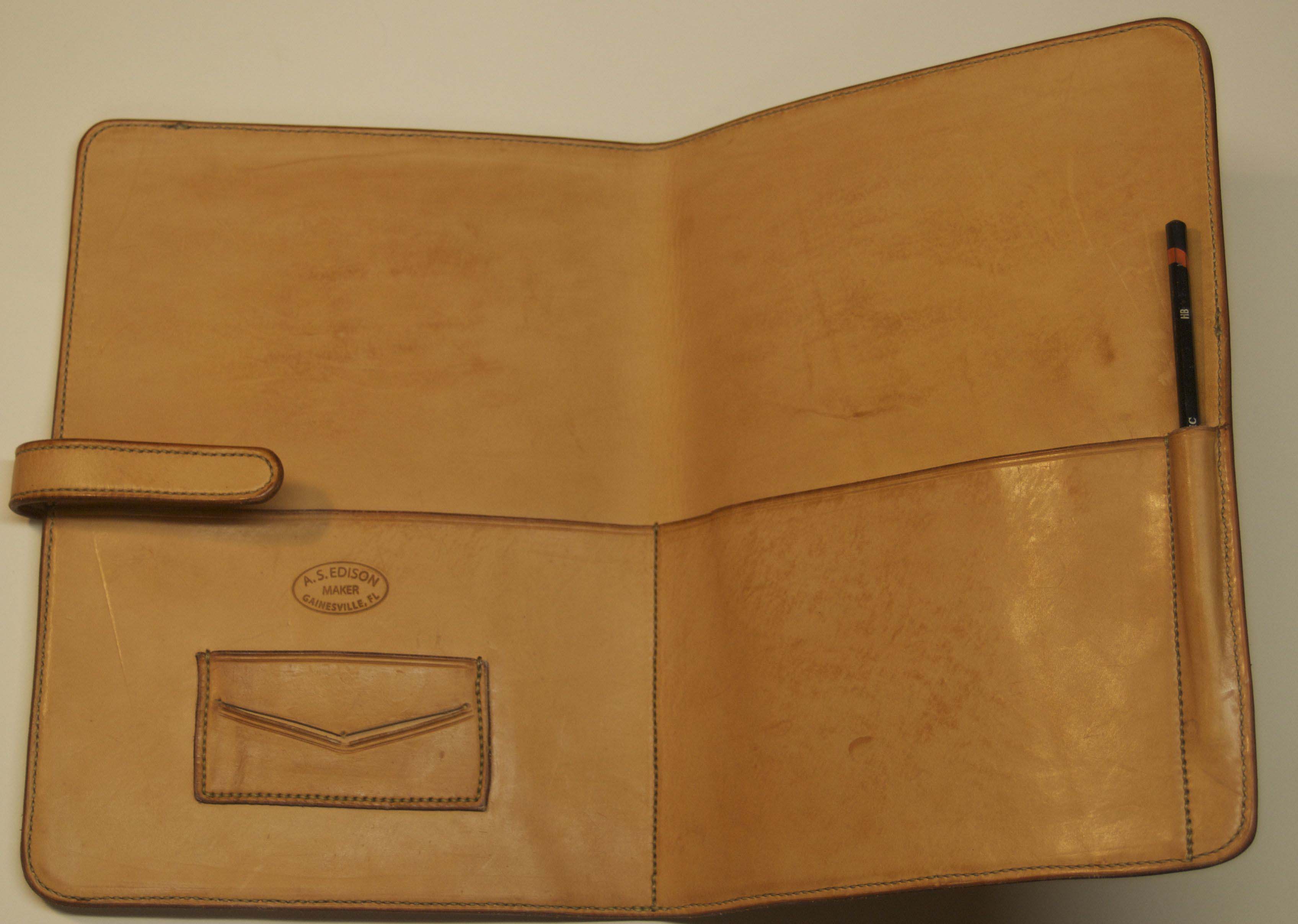 Leather Portfolios – Art's Musings, etc.